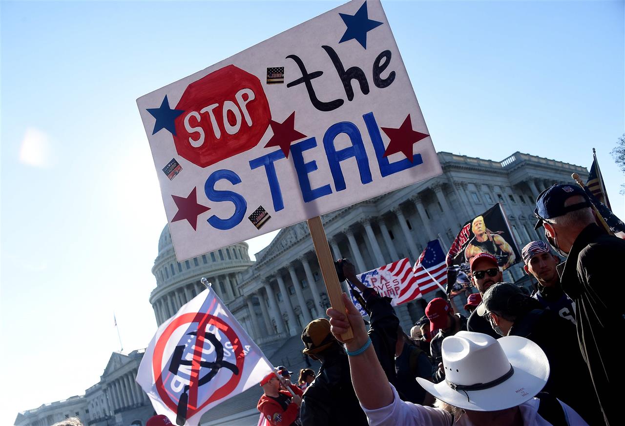 هجرة جماعية للمحافظين إلى منصات “بديلة” للتعبير عن آرائهم بحرية